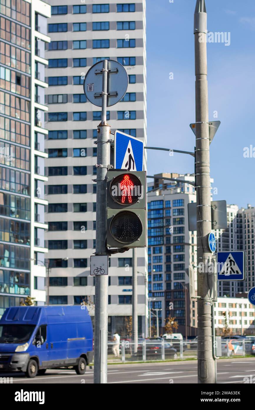 Red light pedestrian traffic light in the city Stock Photo - Alamy