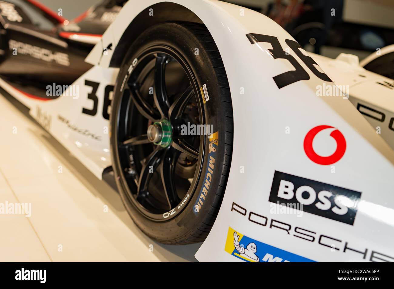 Formula 1 pit stop 2023 hi-res stock photography and images - Alamy