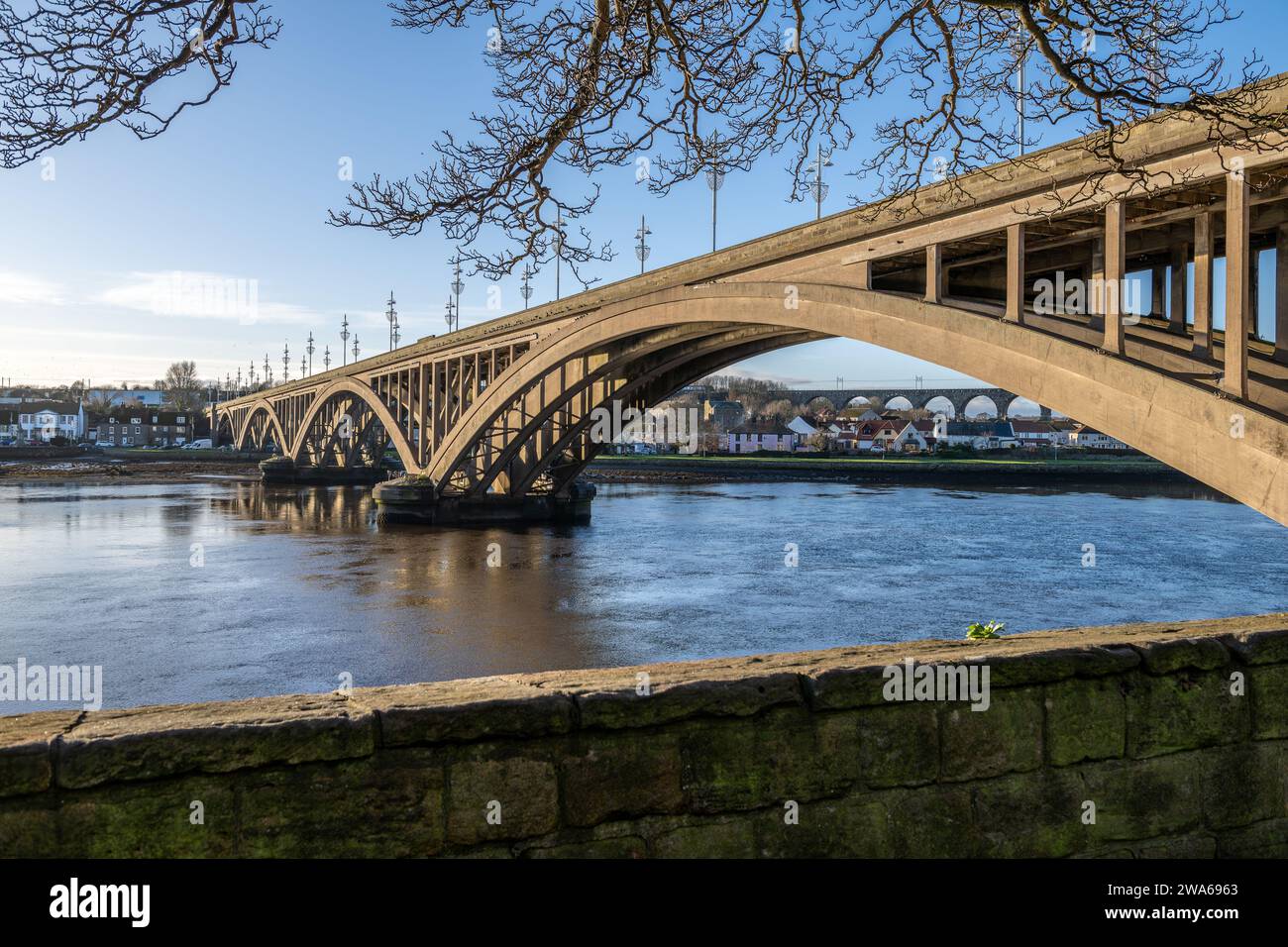 Berwick on tweed harbour hi-res stock photography and images - Alamy