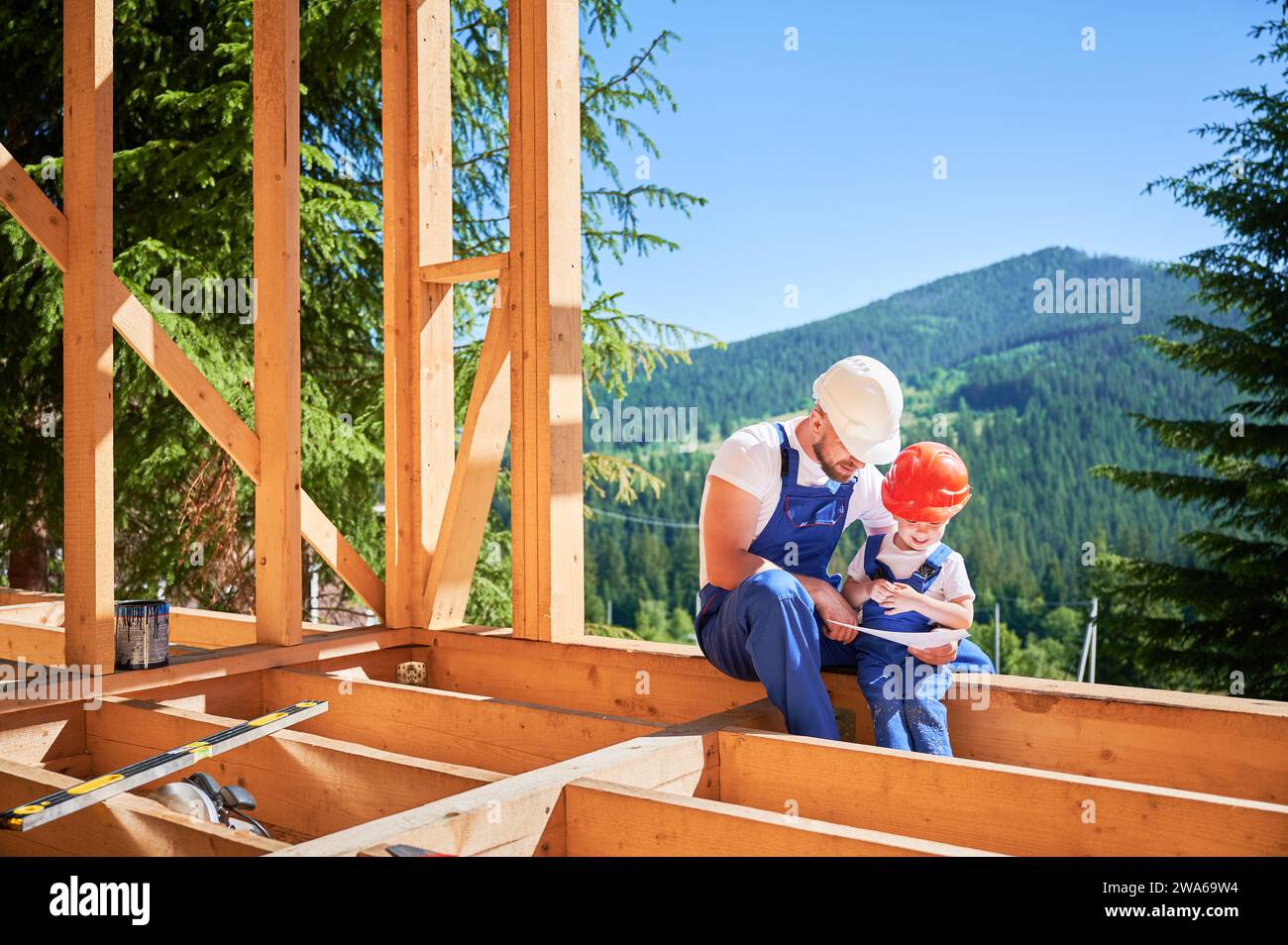 House construction showing beams hi-res stock photography and images - Alamy