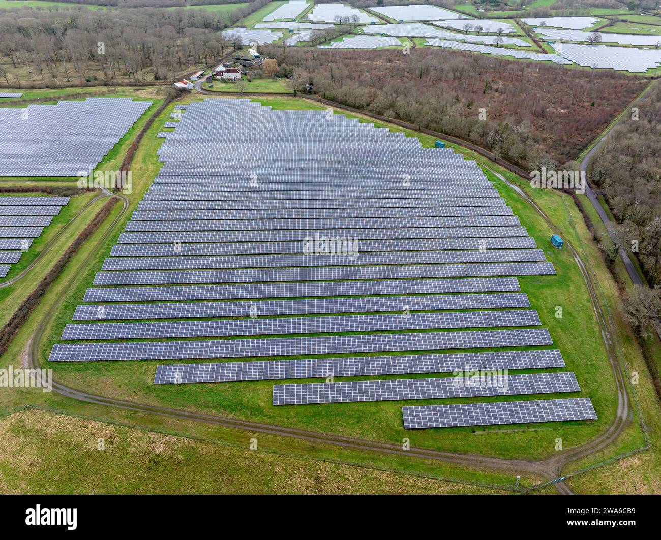 Solar panels uk countryside hi-res stock photography and images - Alamy