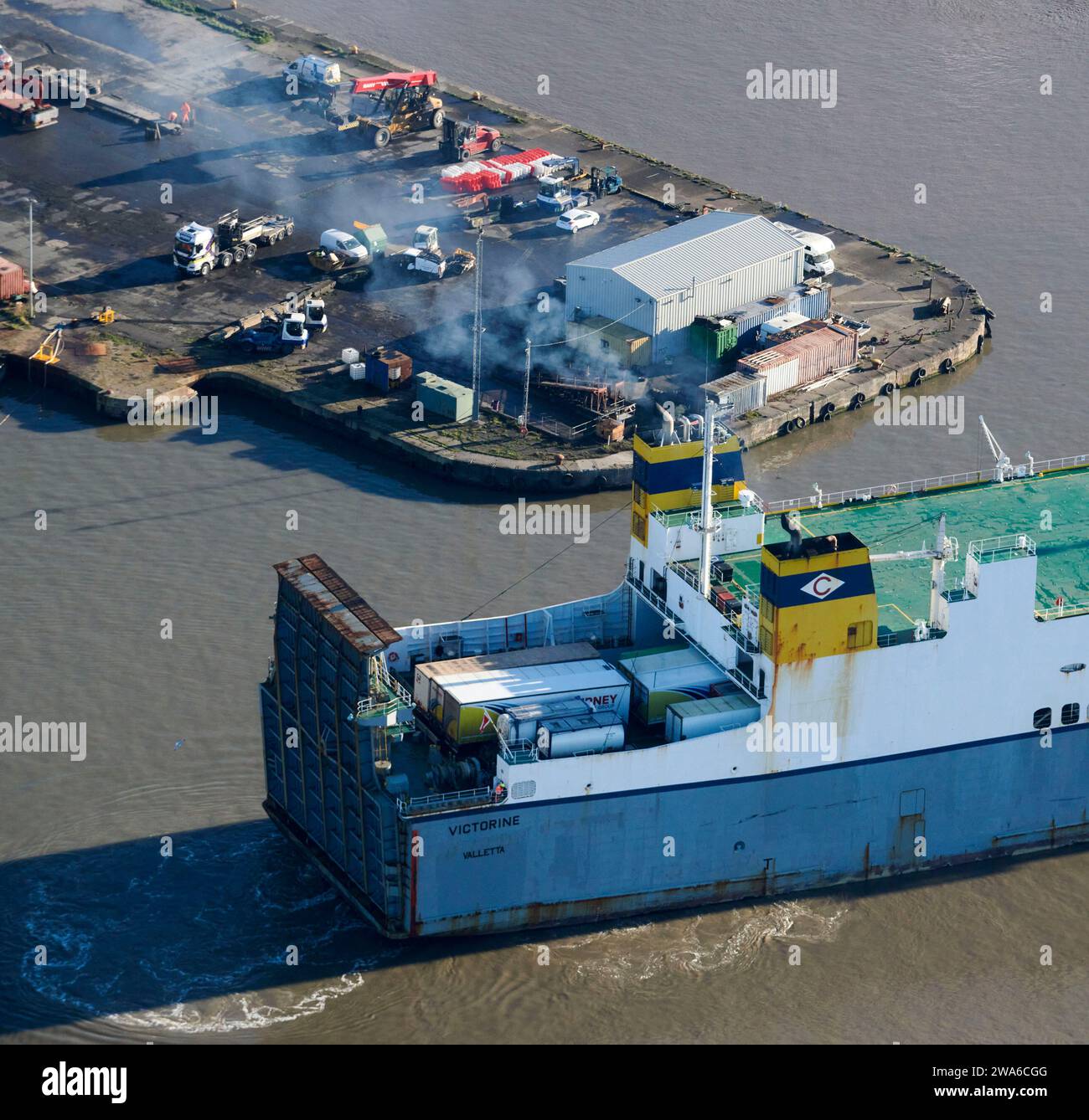 Shipping pollution hi-res stock photography and images - Alamy