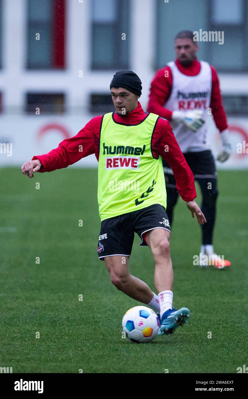 Max Finkgr?fe (1. FC K?ln, #35). Trainingsauftakt des 1. FC K?ln, am 02.01.2024, Geissbockheim ...