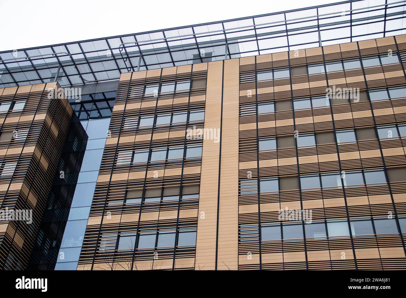Urban commercial architecture hi-res stock photography and images - Alamy