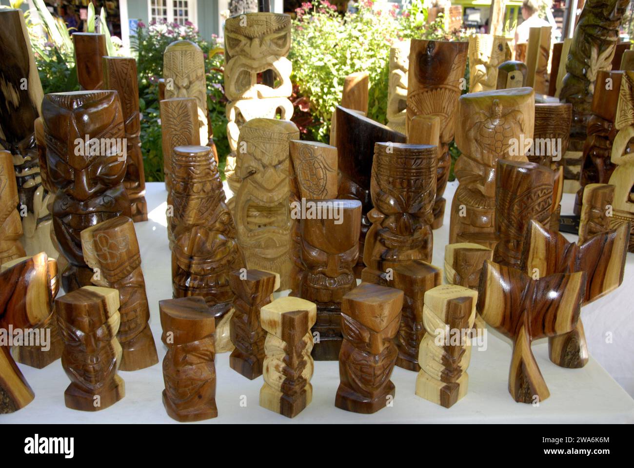 Maui .Hawaii islands ,USA lahaina center Native male selling handcrated ...