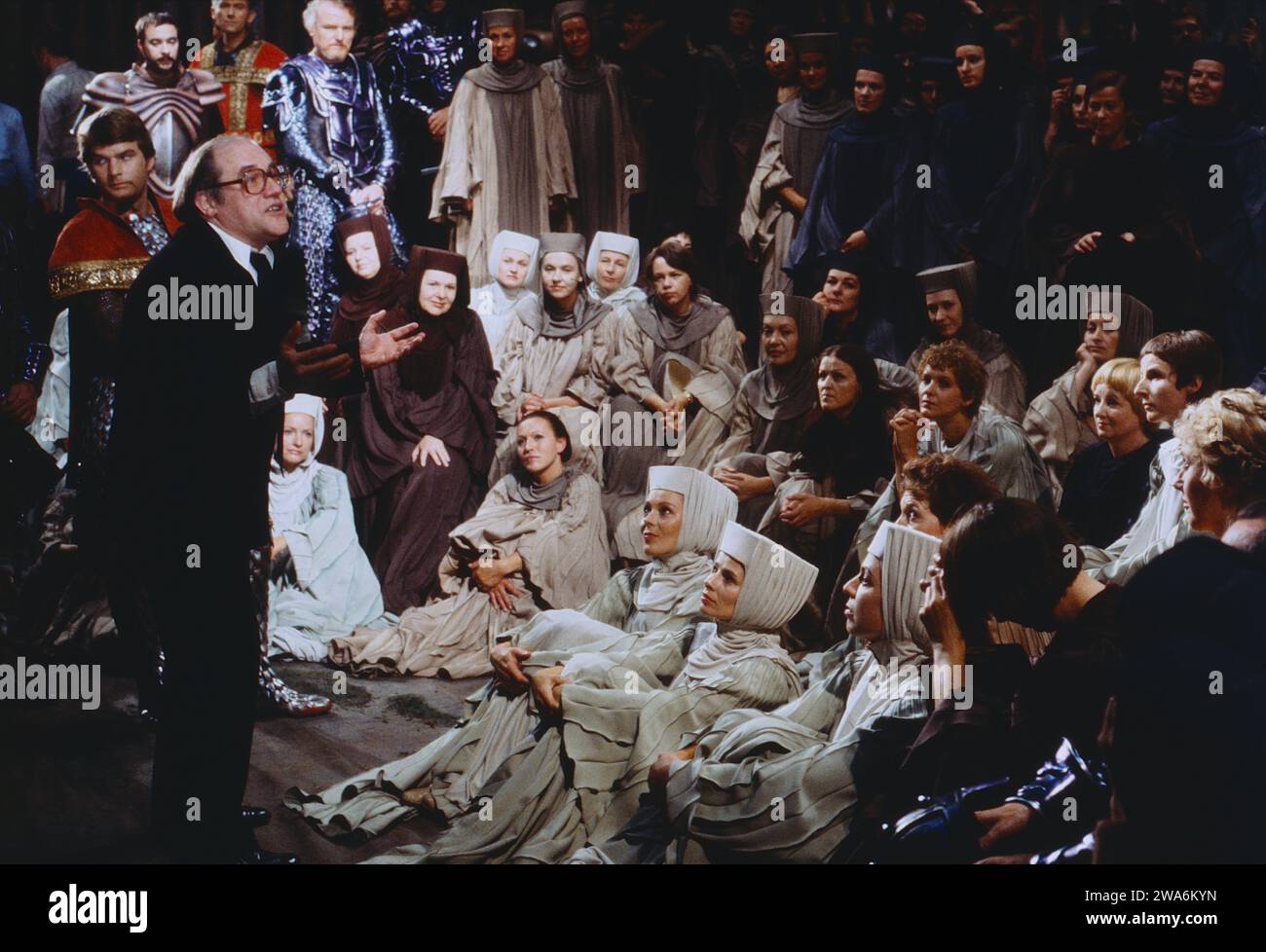 Opernensemble hi-res stock photography and images - Alamy