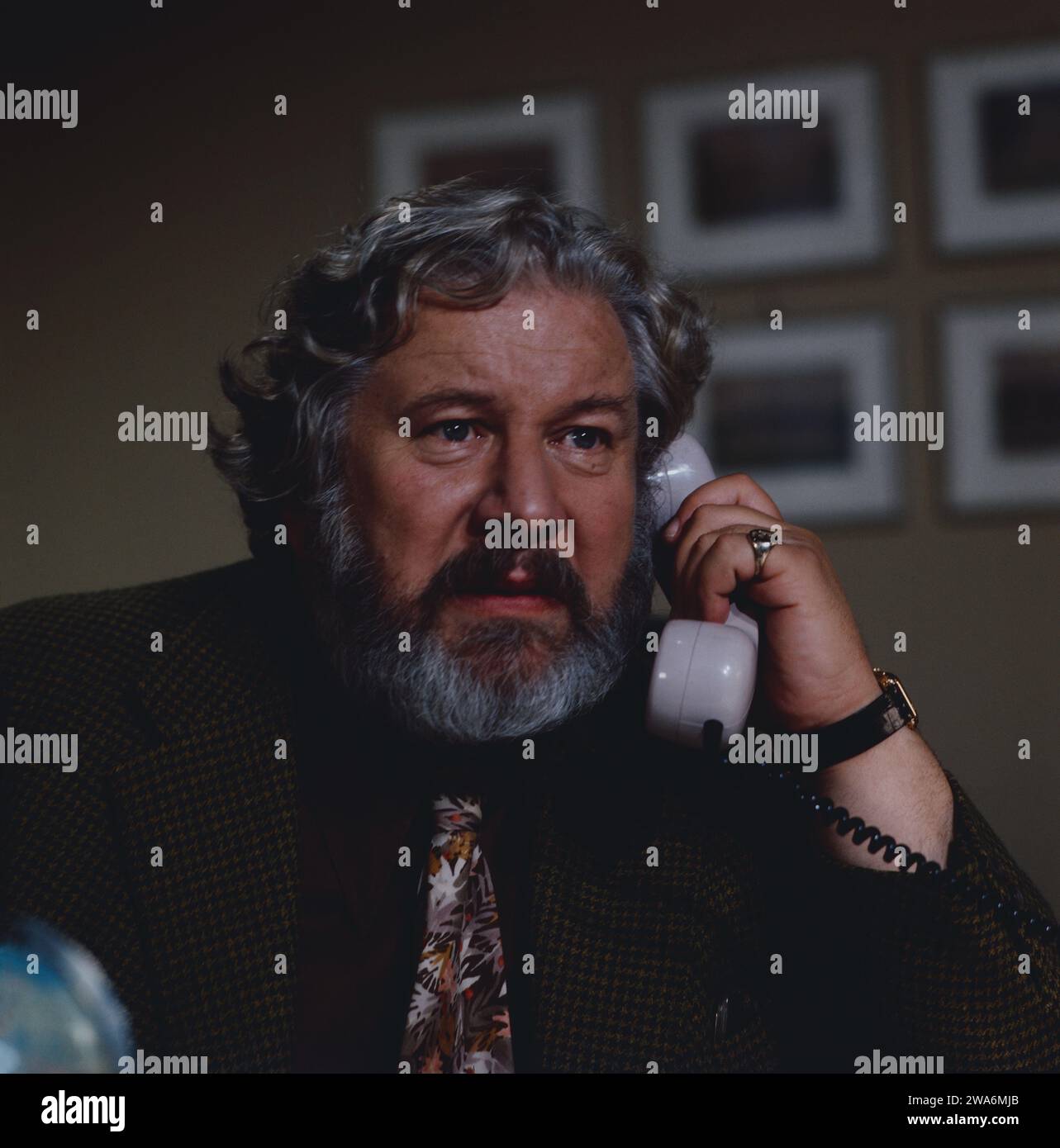 Peter Ustinov, britischer Schauspieler, in einer Fernsehsendung zu ...