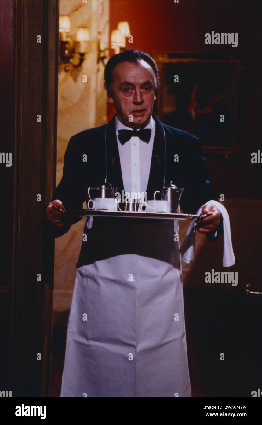 Dinner zu Viert, ZDF Fernsehfilm, Deutschland, 1990, Szene: Eddi Arent ...