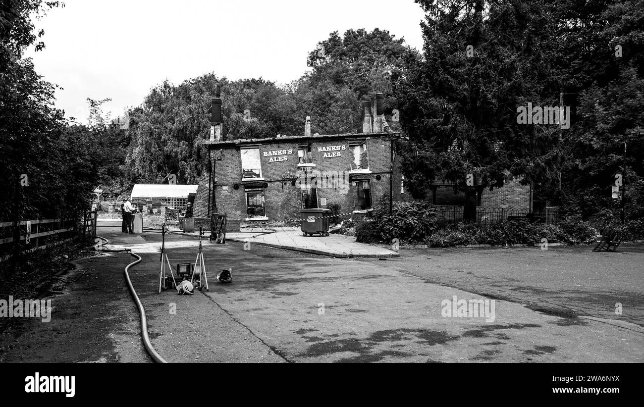 Building lower house in Black and White Stock Photos & Images - Alamy