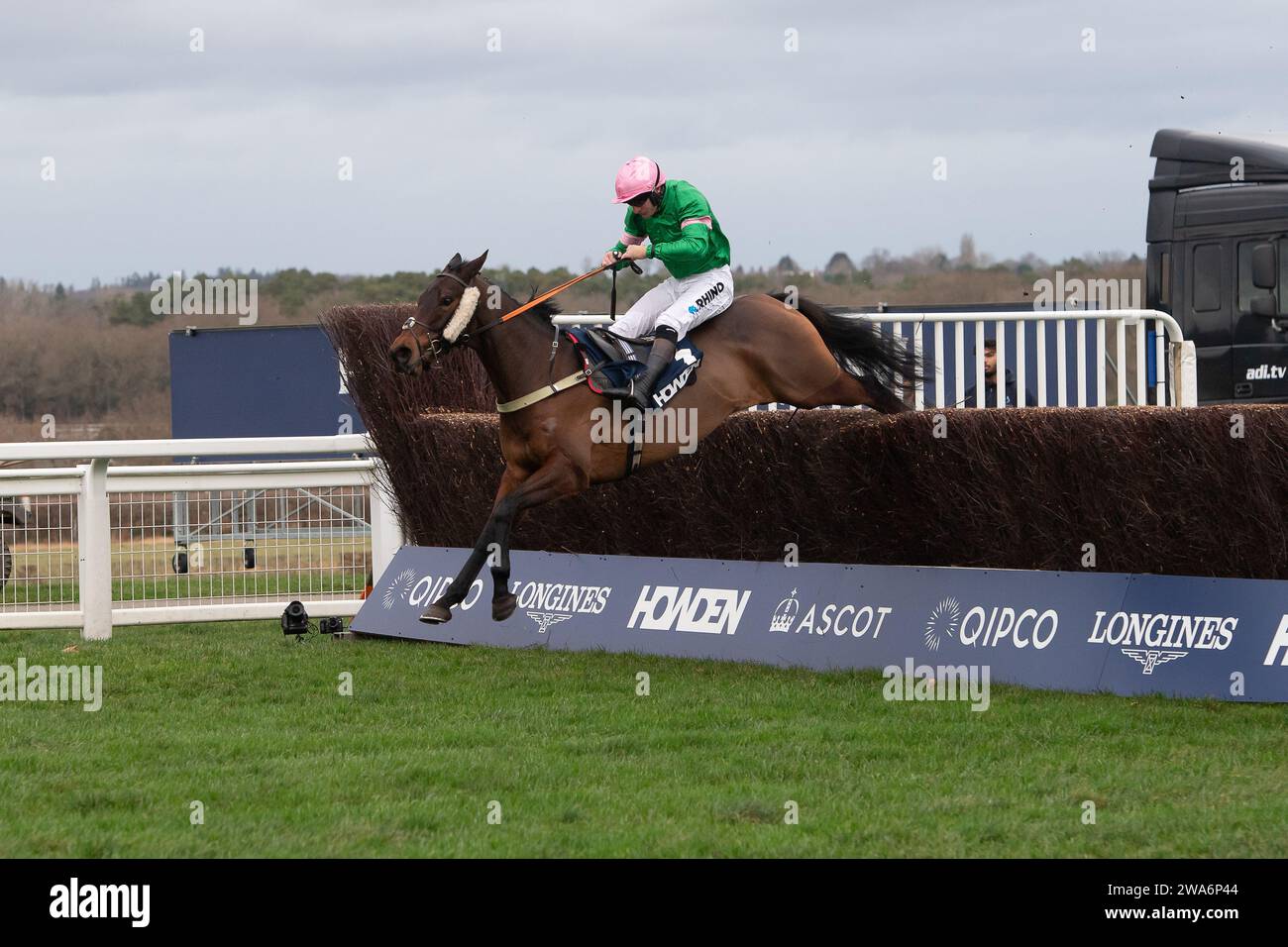 Ascot, Berkshire, UK. 22nd December, 2023. Horse Homme Public ridden by ...