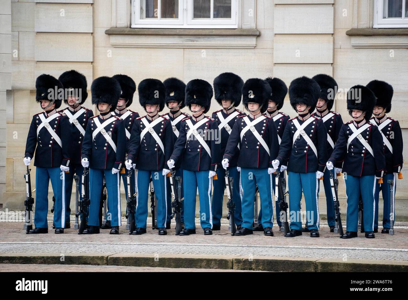 Copenhagen, Hovedstaden, Denmark. 2nd Jan, 2024. Changing of the guards at Amalienborg palace ...