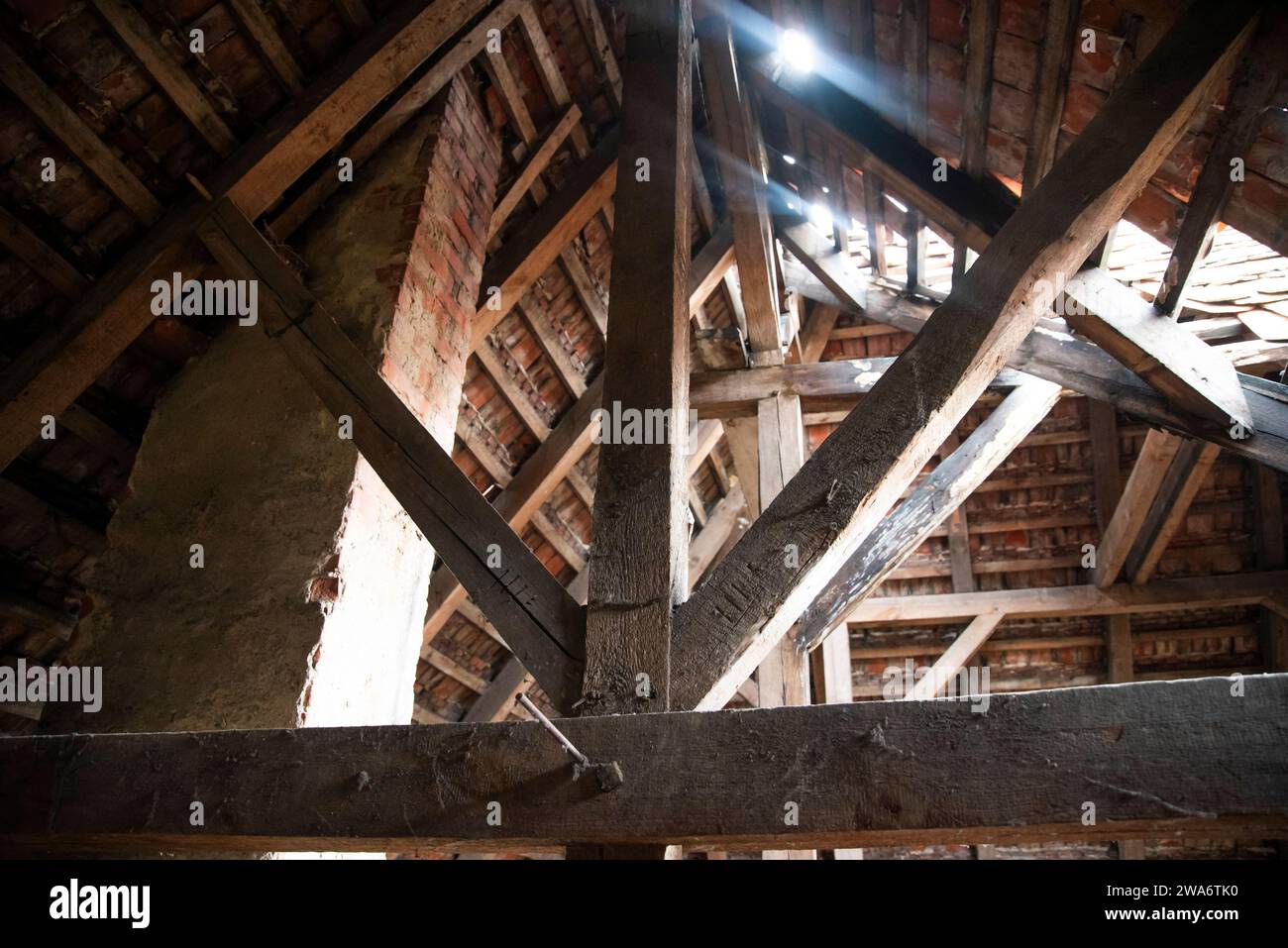 Empty attic roof space hi-res stock photography and images - Alamy