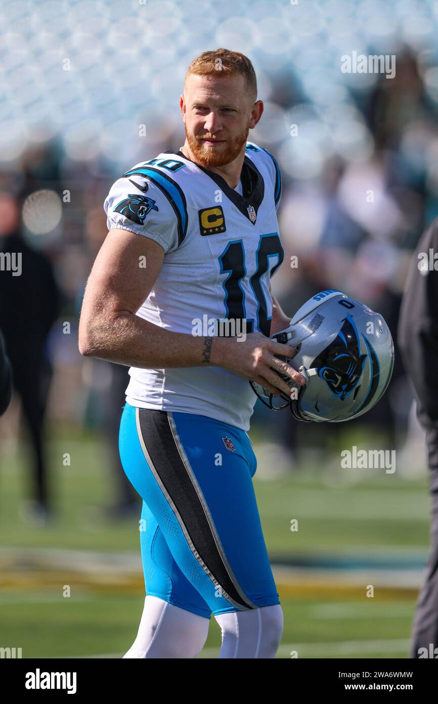 Carolina Panthers punter Johnny Hekker (10) warms up before an NFL ...