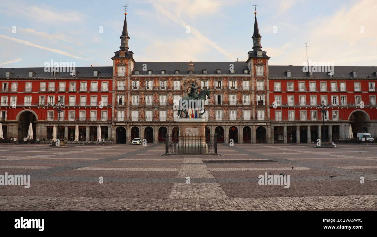 Madrid plaza mayor aerial hi-res stock photography and images - Alamy