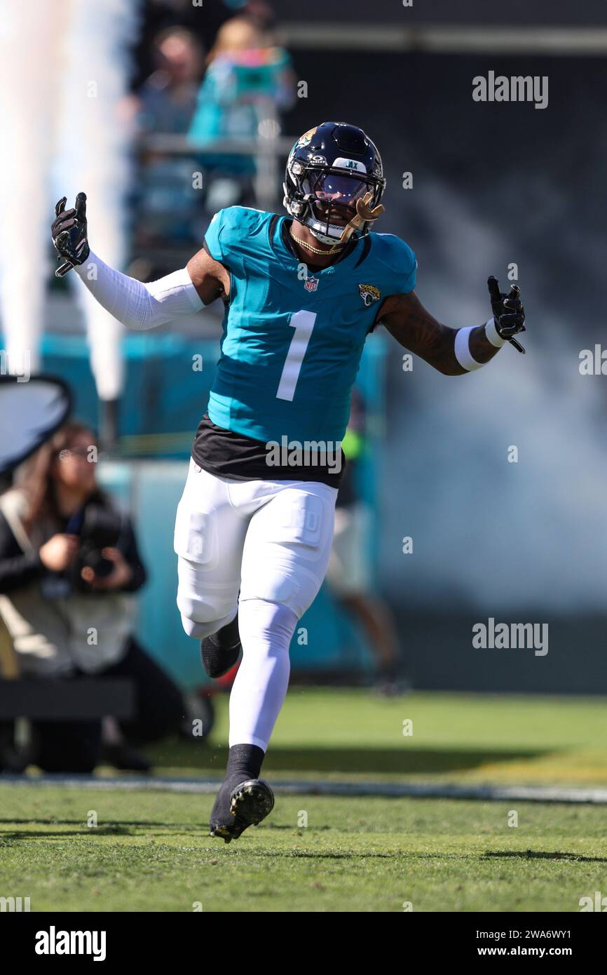 Jacksonville Jaguars running back Travis Etienne Jr. (1) runs onto the ...