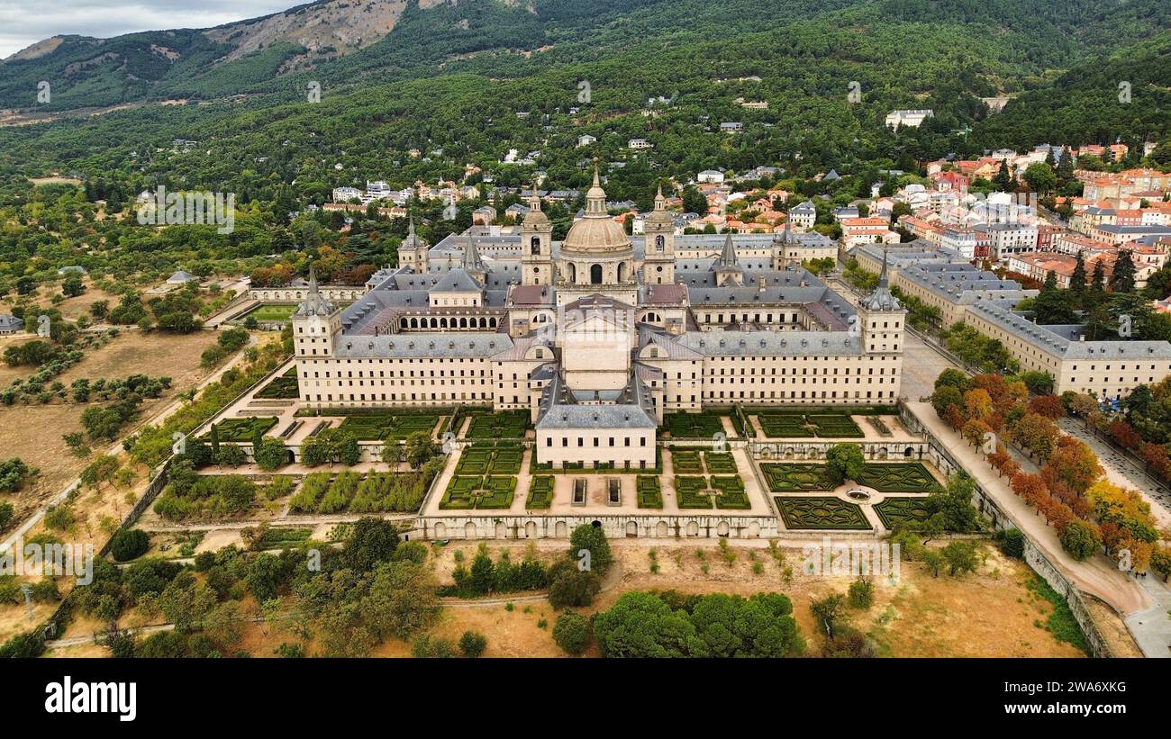 Monasterio de san lorenzo el real de el escorial hi-res stock ...