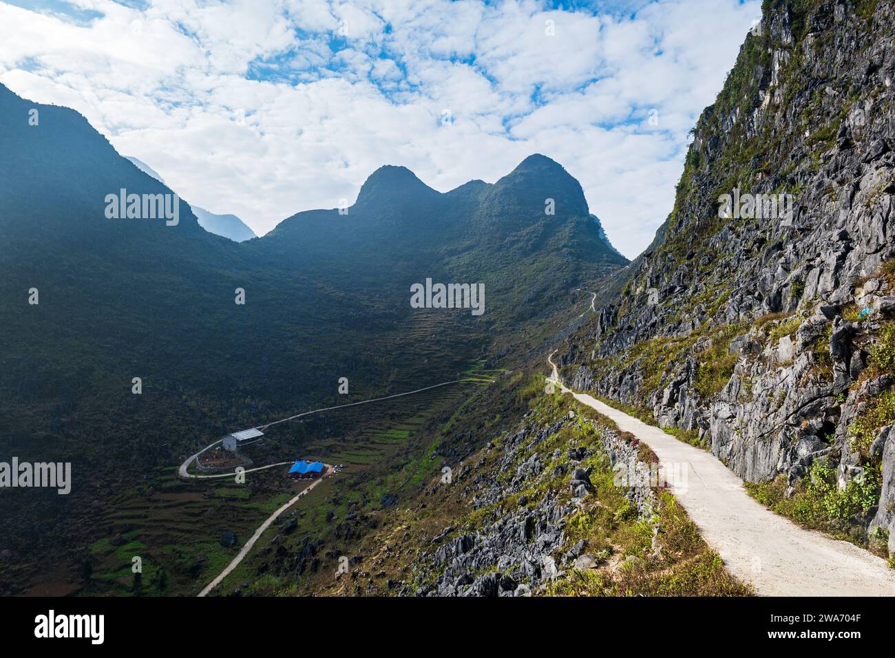 Vietnam motorcycle ha giang loop hi-res stock photography and images ...
