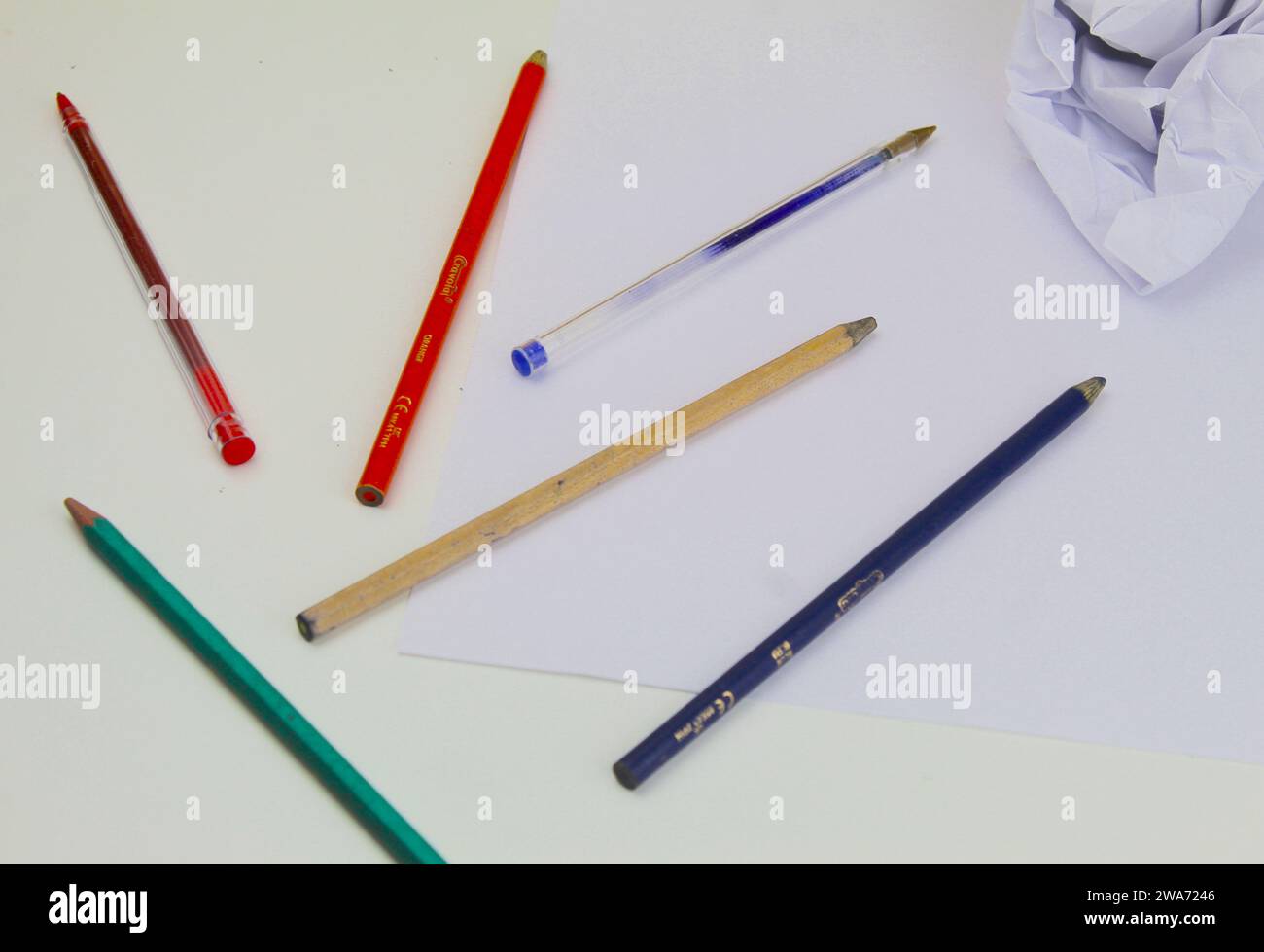 Scrunched up paper hi-res stock photography and images - Alamy