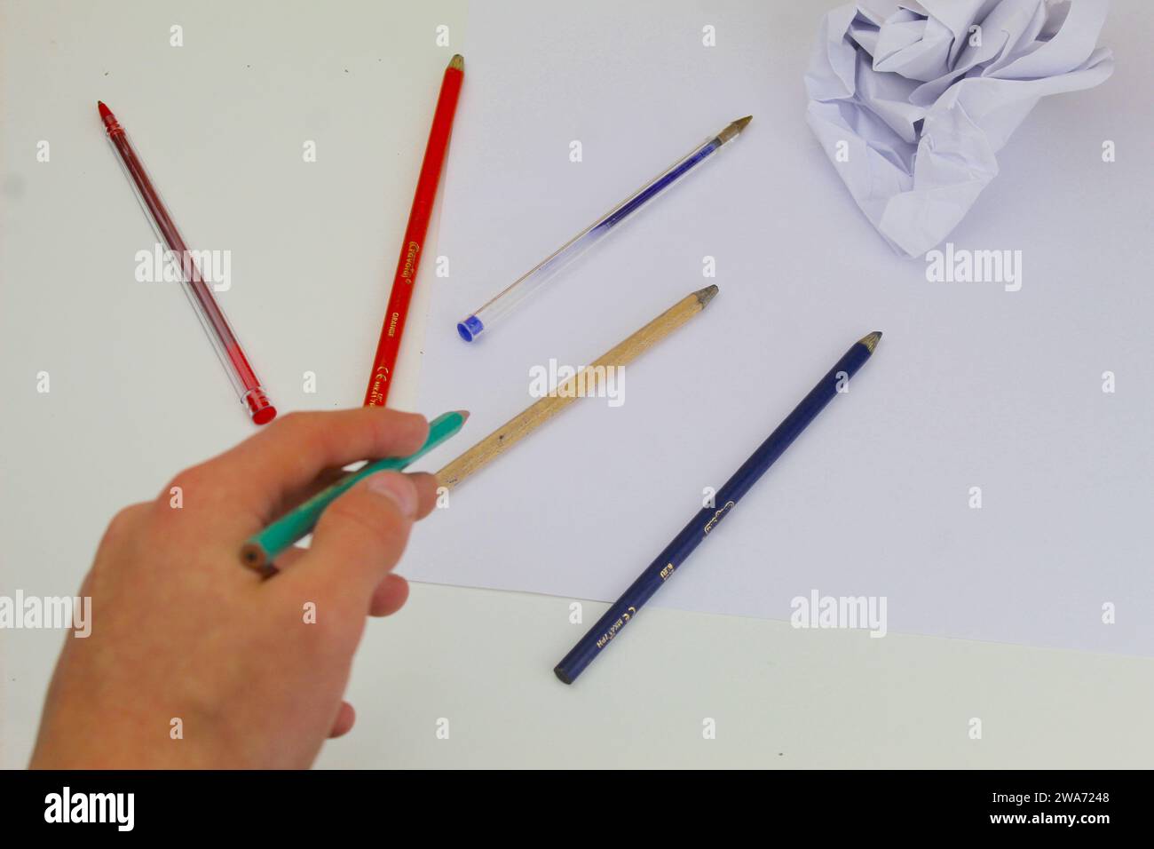 Scrunched up paper hi-res stock photography and images - Alamy