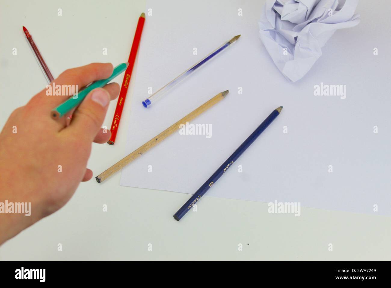 Scrunched up paper hi-res stock photography and images - Alamy