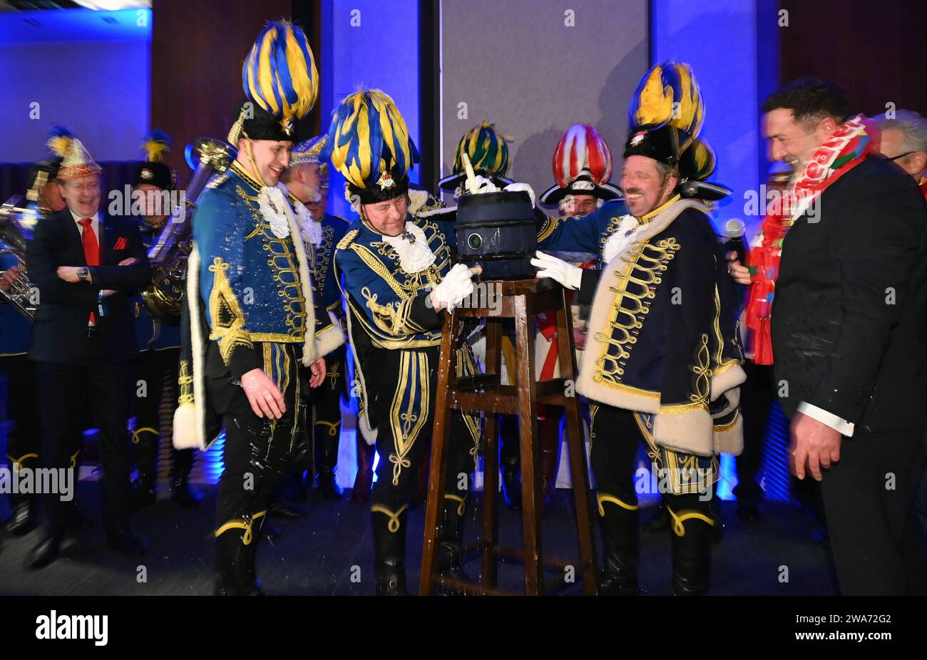 Kölner Karneval Dreigestirn für die Karnevalsession 2023 / 2024. l-r ...