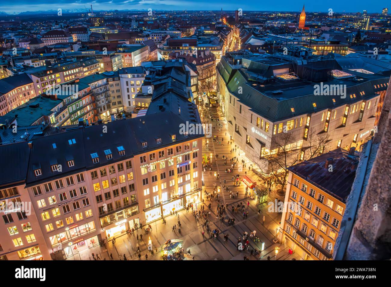 Von vorne gesehen hi-res stock photography and images - Alamy