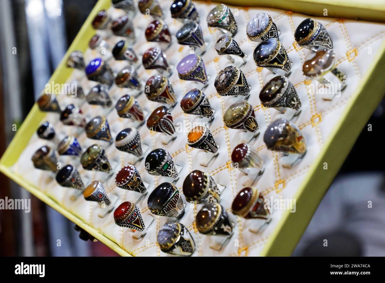 Sanaa, Yemen. 2nd Jan, 2024. A rings adorned with agate gemstones and offered for sale at a ...