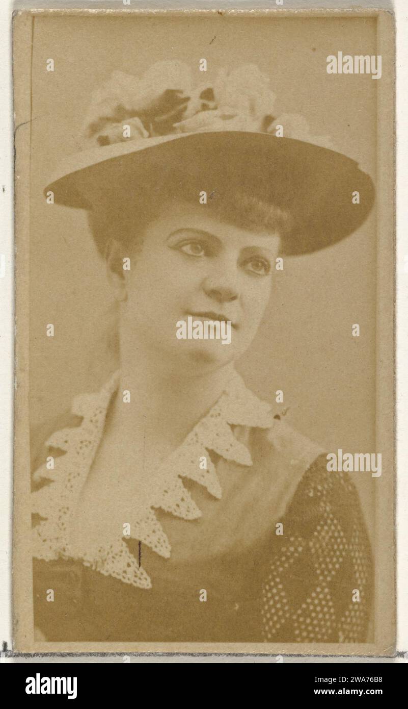 Ornate lace collar hi-res stock photography and images - Alamy