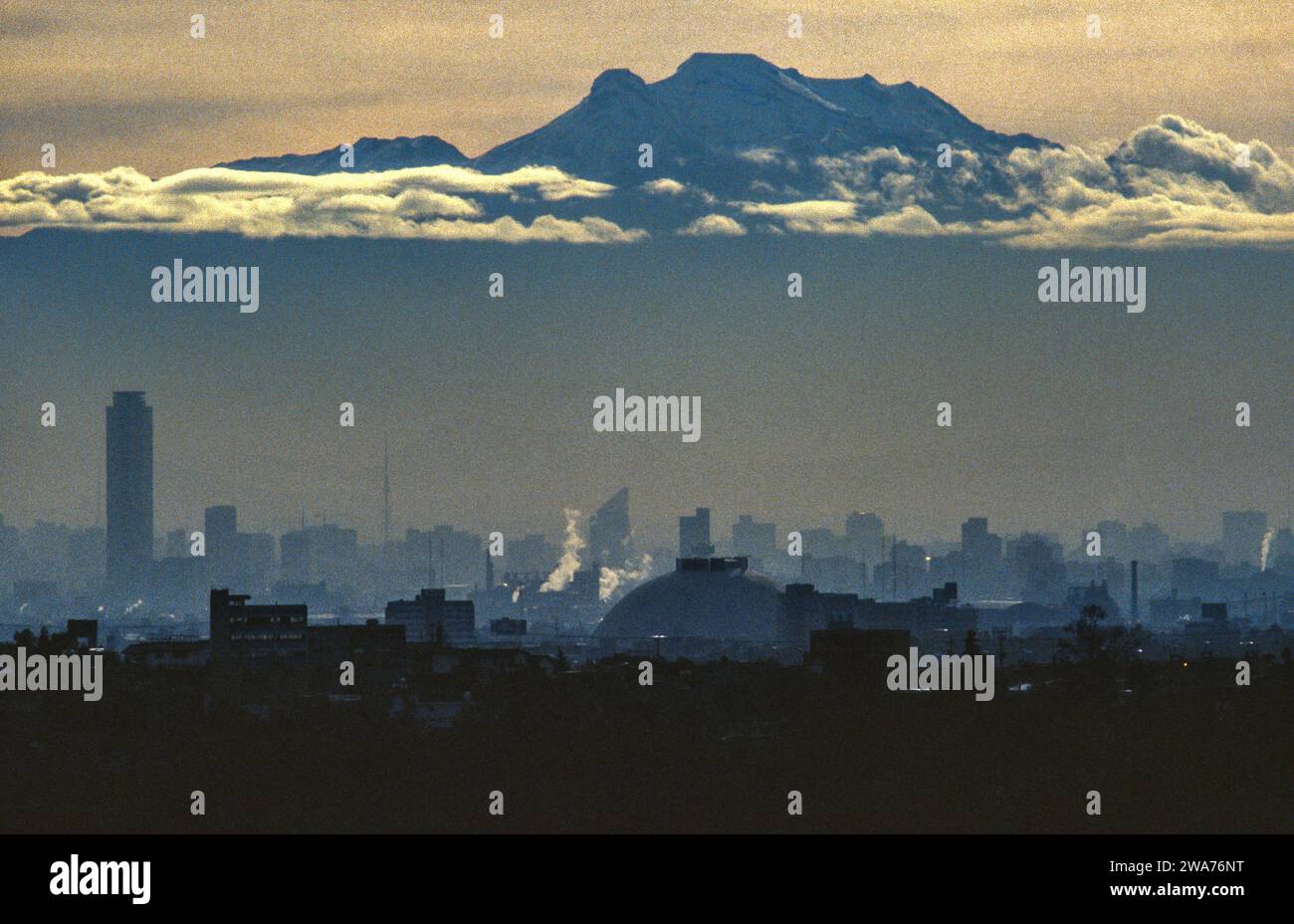 Air pollution in Mexico City, Mexico Stock Photo - Alamy