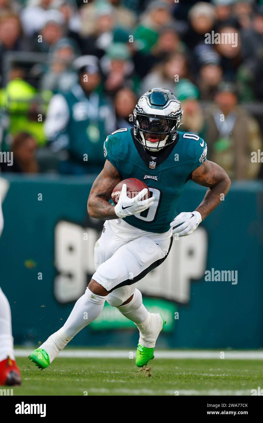 Philadelphia Eagles running back D'Andre Swift (0) in action against ...