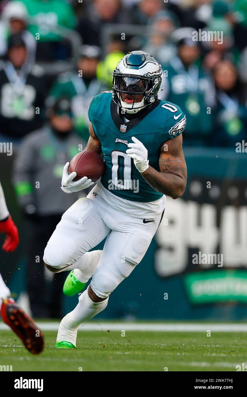 Philadelphia Eagles running back D'Andre Swift (0) in action against ...