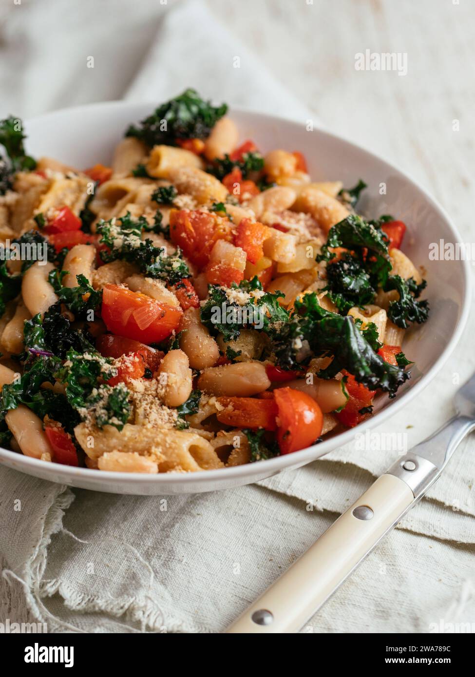 Wheat pasta kale hi-res stock photography and images - Alamy