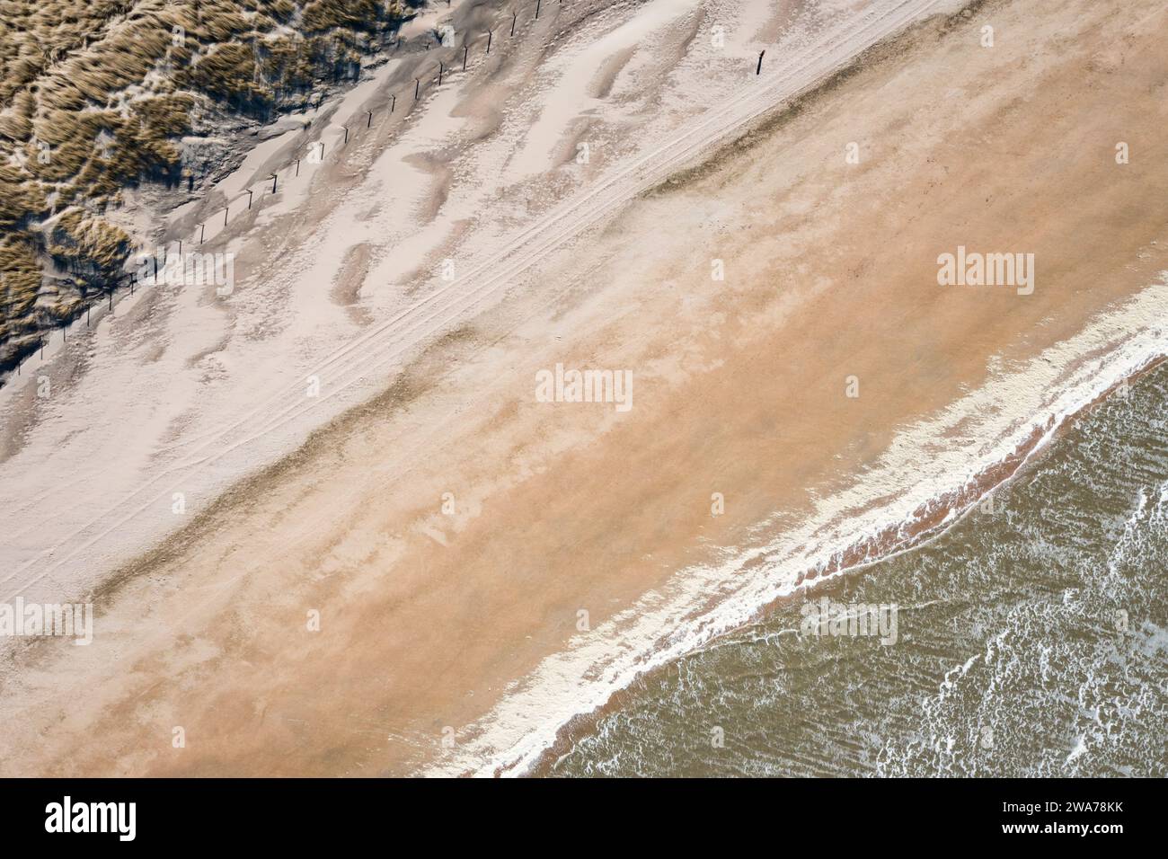 Cliff sea overhead tropical hi-res stock photography and images - Alamy