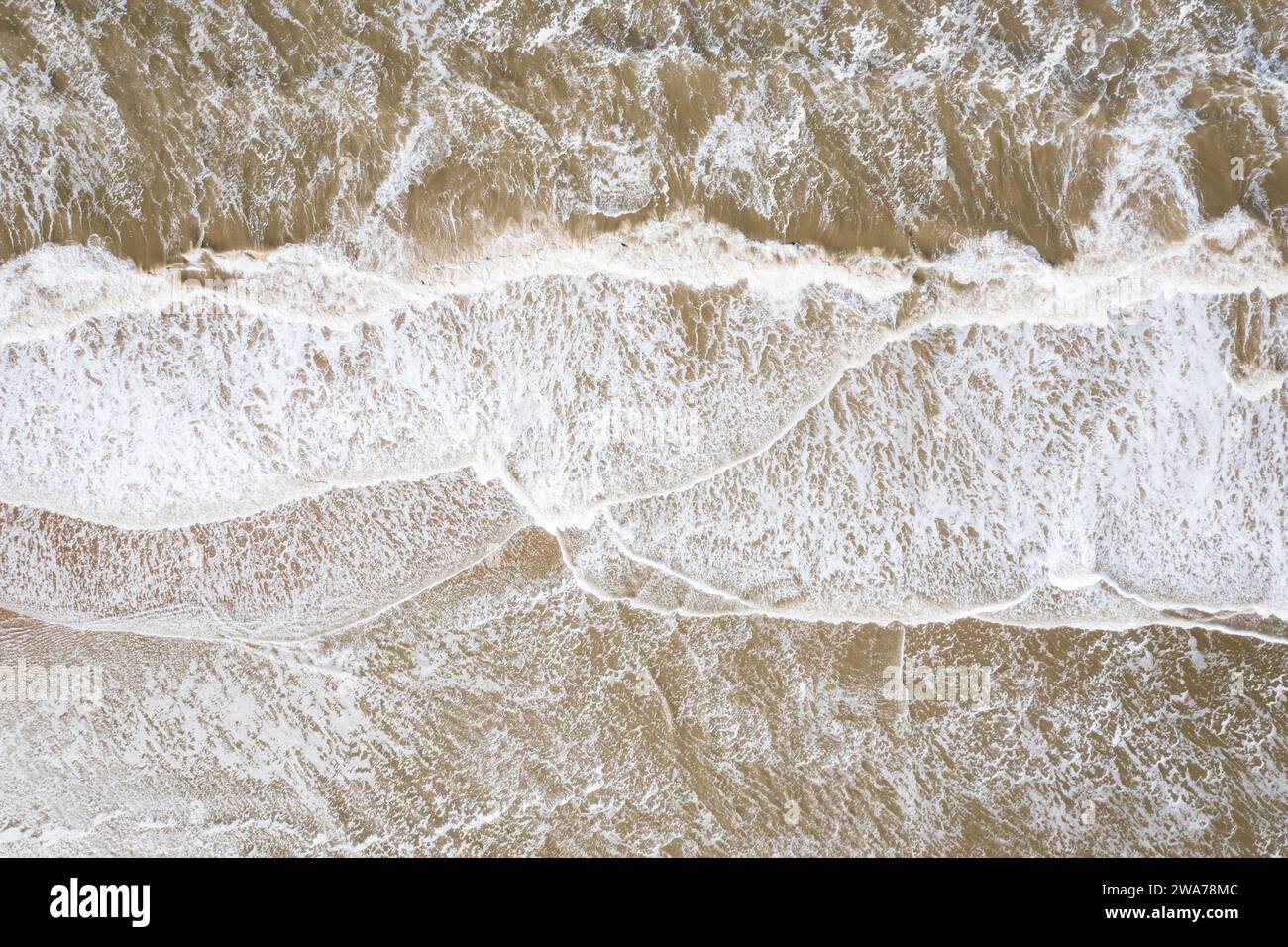 aerial overhead shot of beach with horizontal waves Stock Photo - Alamy