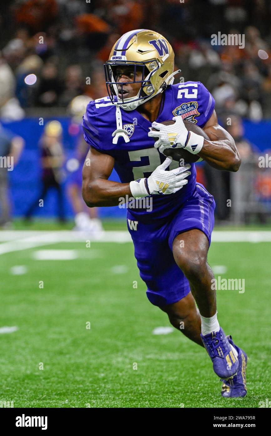 NEW ORLEANS, LA - JANUARY 01: Washington Huskies running back Daniyel ...