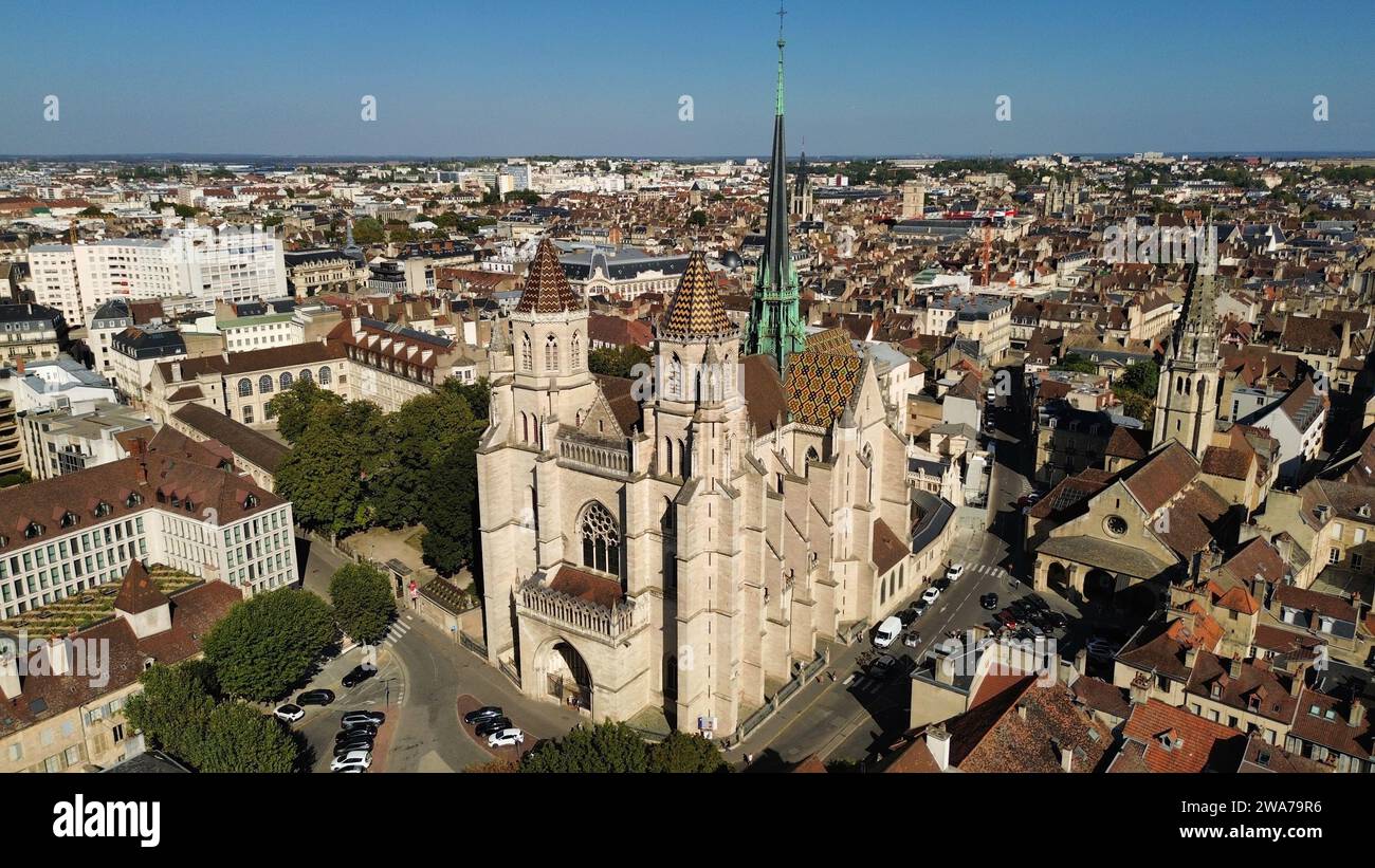 Benigne hi-res stock photography and images - Alamy