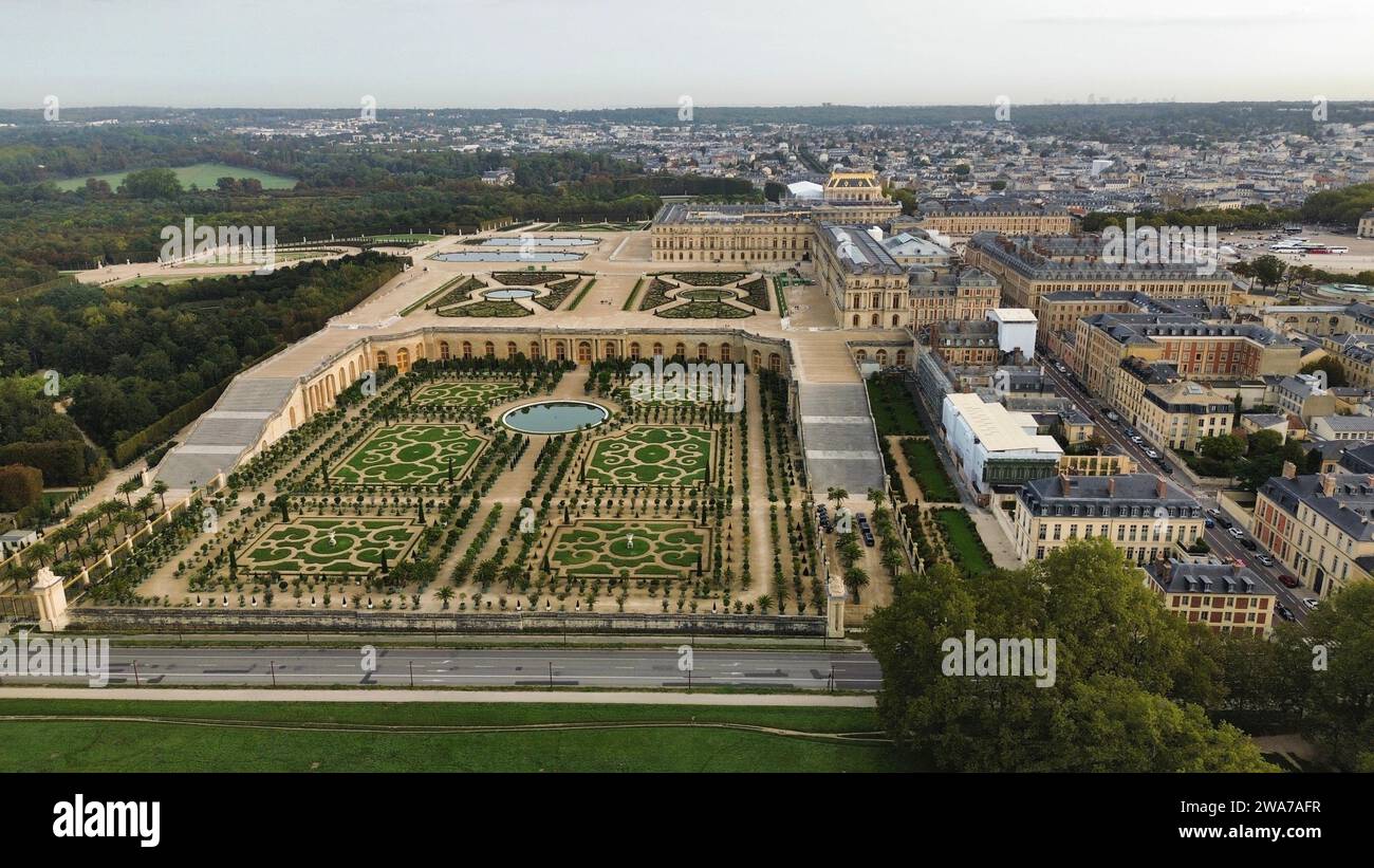 Palace of versailles aerial view hi-res stock photography and images ...