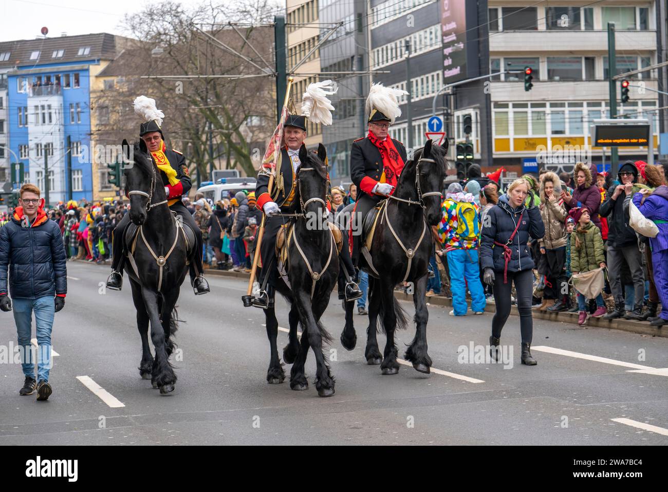 Rose Monday parade in Düsseldorf, horses, mounted groups at the street ...