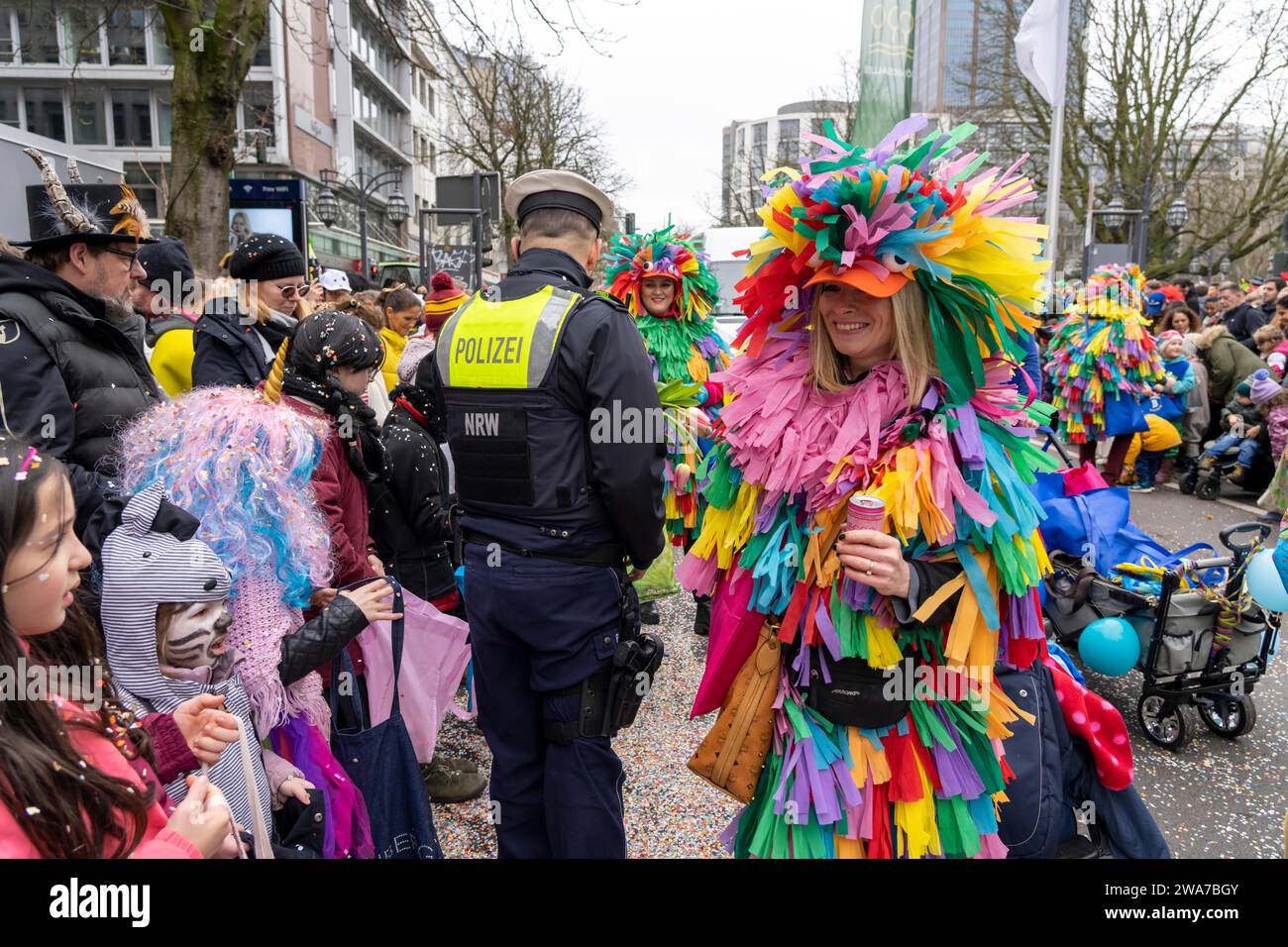 Fluorescent waistcoats hi-res stock photography and images - Alamy