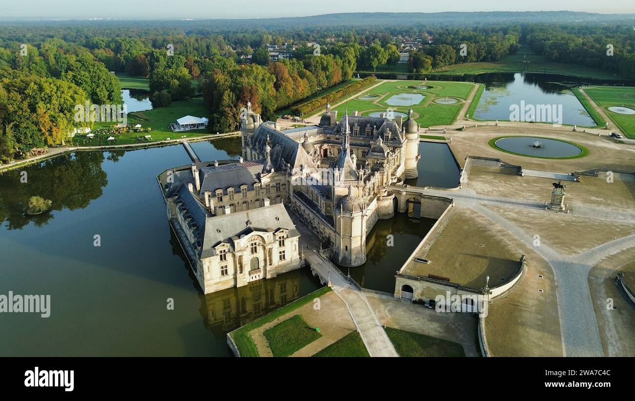 Chateau de chantilly castle hi-res stock photography and images - Alamy