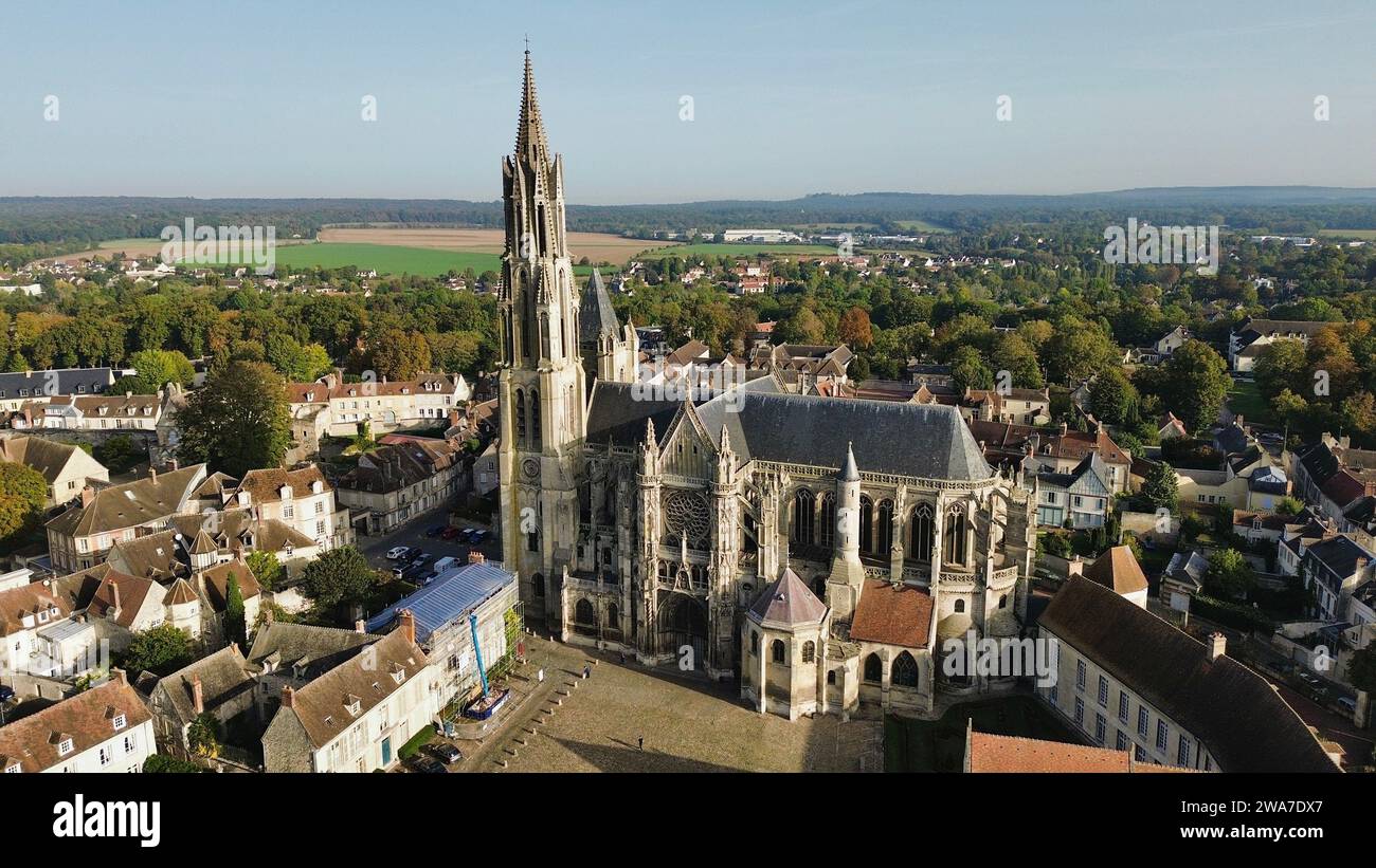 Senlis cathedrale hi-res stock photography and images - Alamy