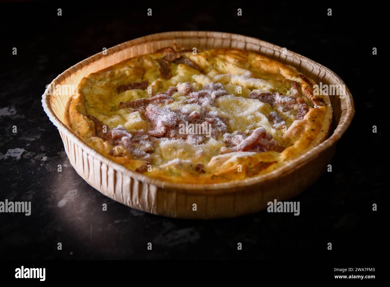 Burnt quiche hi-res stock photography and images - Alamy