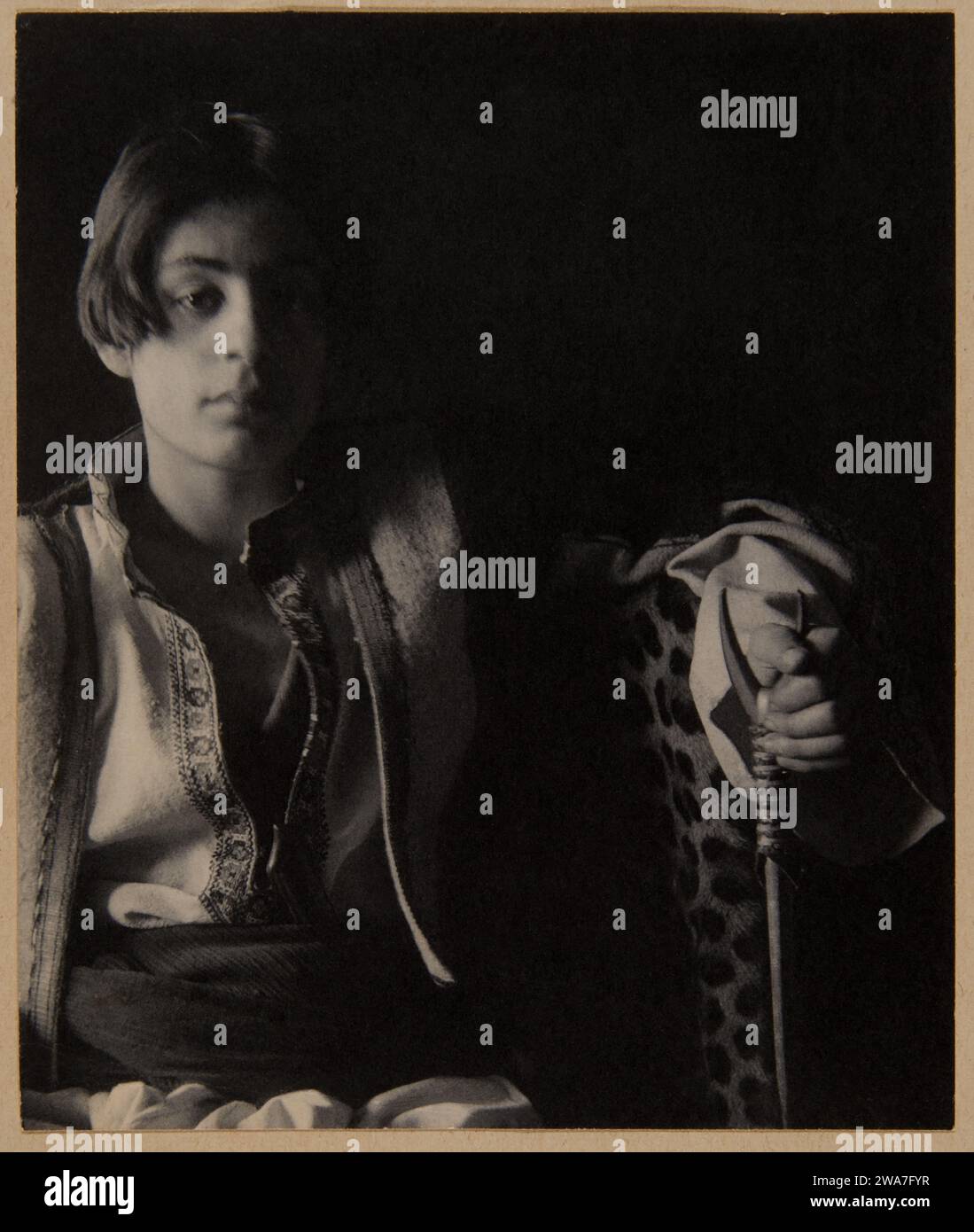 1895 c. , Boston , USA : The celebrated syrian poet and writer Kahlil ...