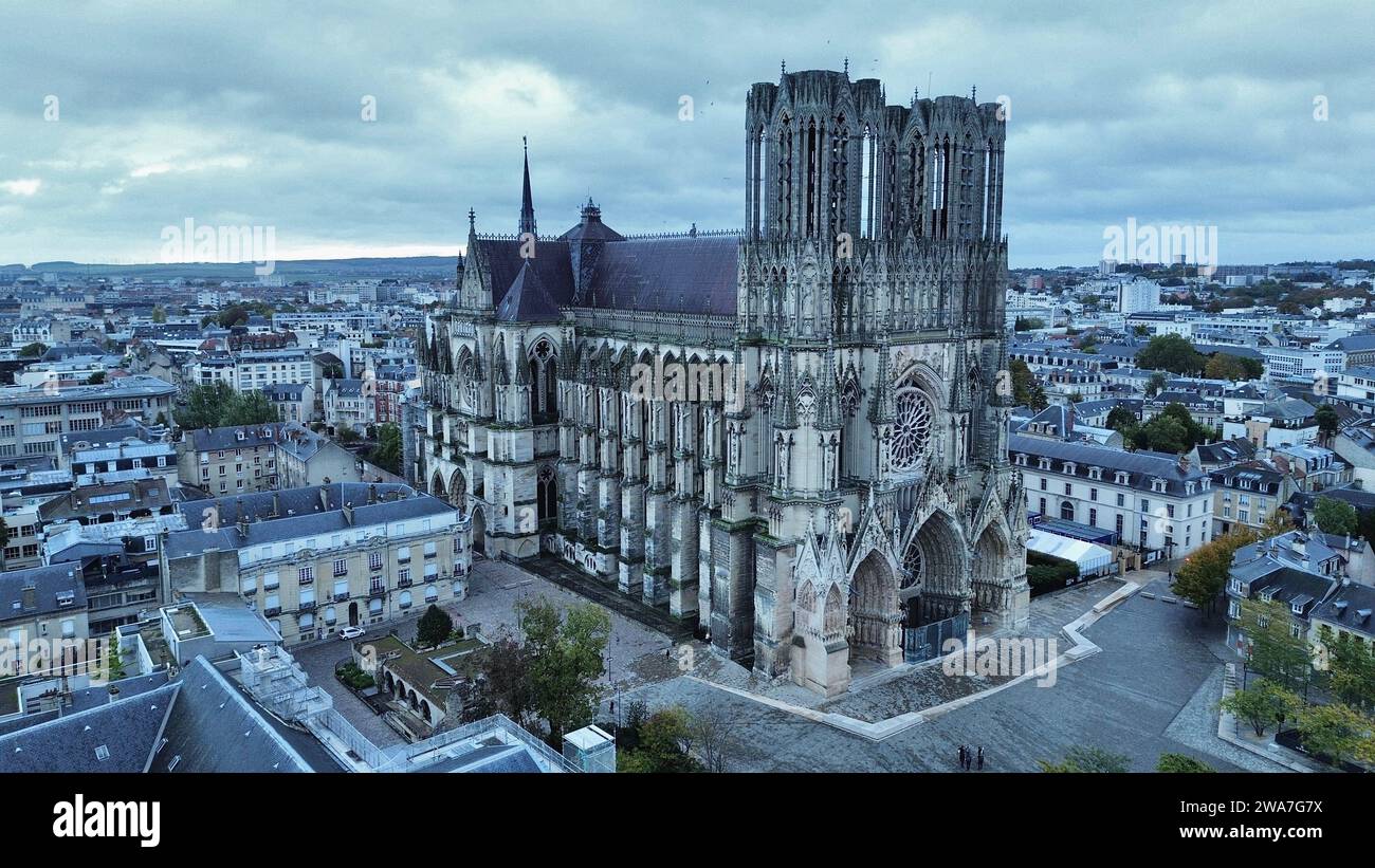 Reims cathedral and city aerial view hi-res stock photography and ...