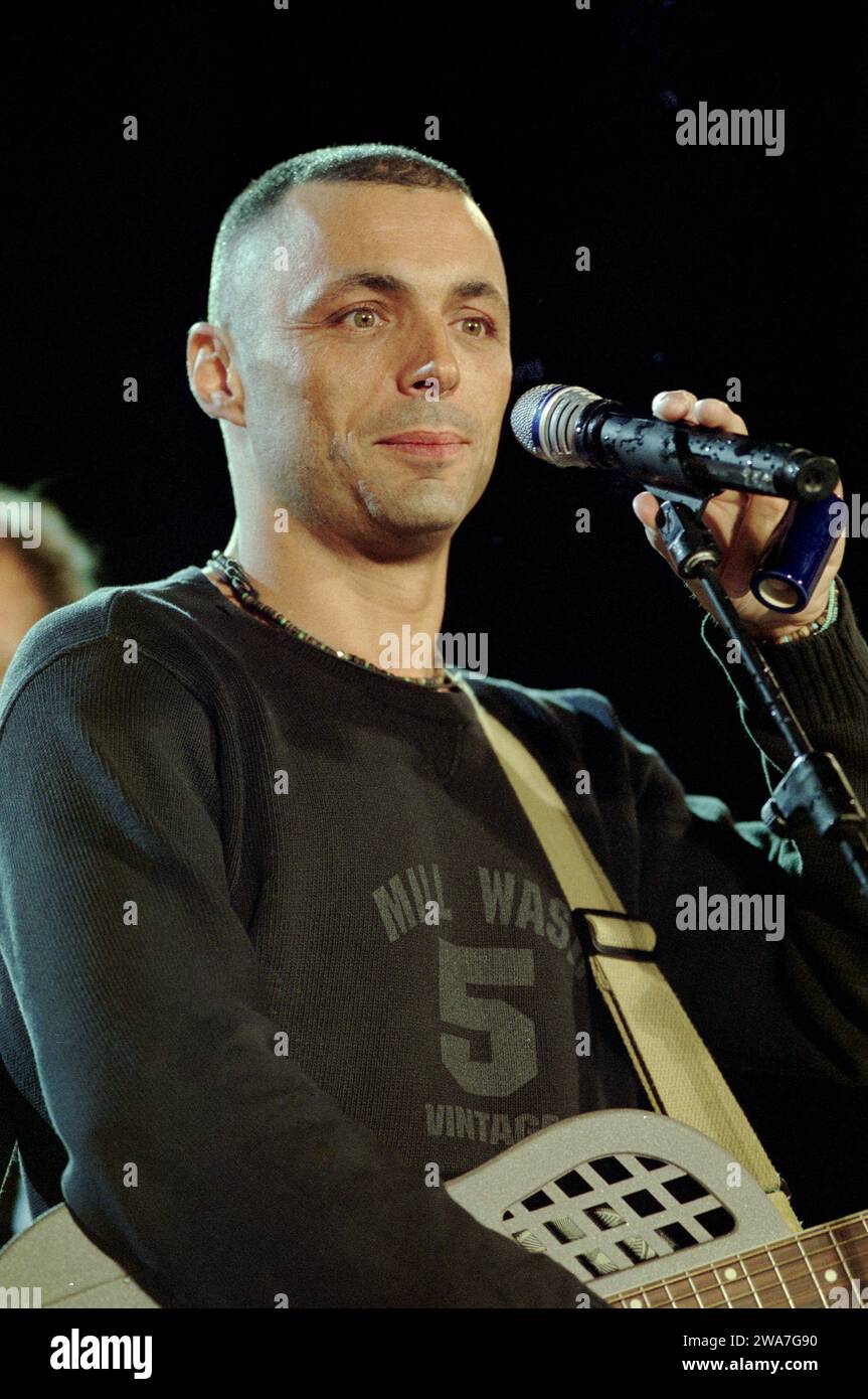 Padova Italy 2001-06-05 : Alex Britti,Italian singer,during the live ...