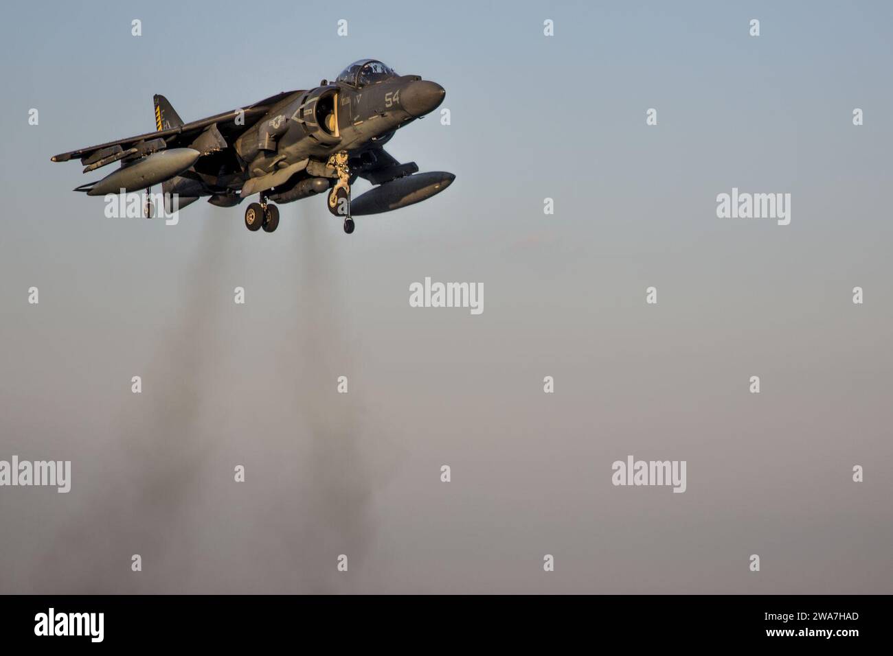Amphibious squadron six phibron 6 hi-res stock photography and images ...