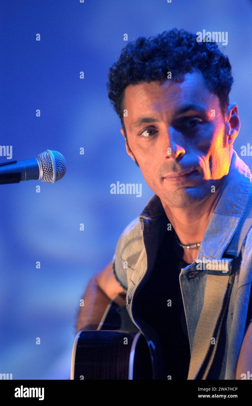 Alex britti images 2003 hi-res stock photography and images - Alamy