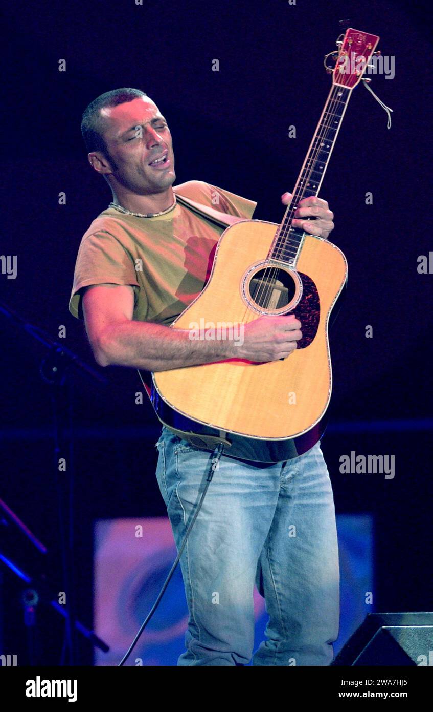 Alex britti photographs 2003 hi-res stock photography and images - Alamy