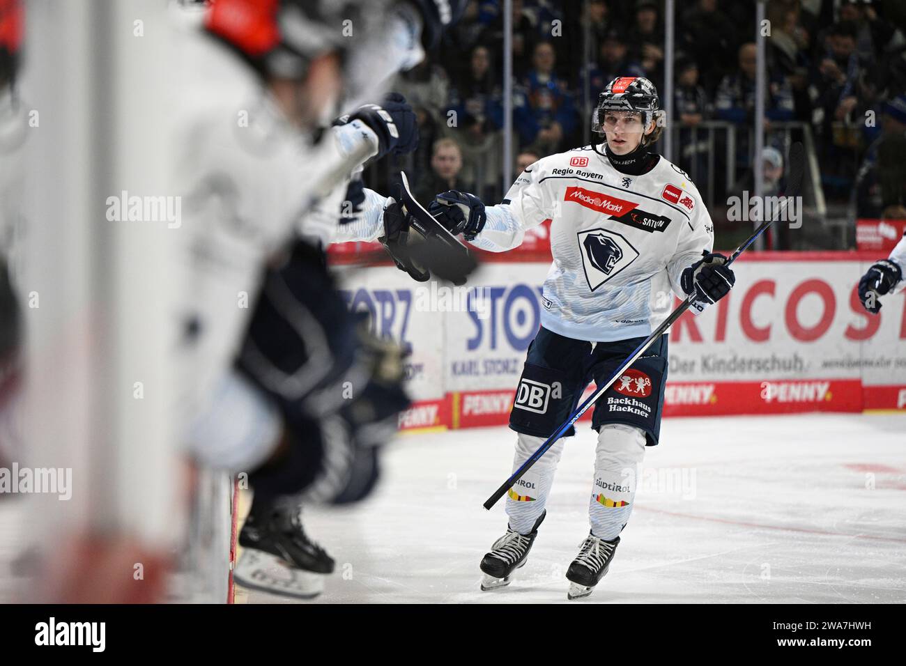 Schwenningen, Deutschland. 02nd Jan, 2024. Jubel bei Noah Dunham (ERC ...