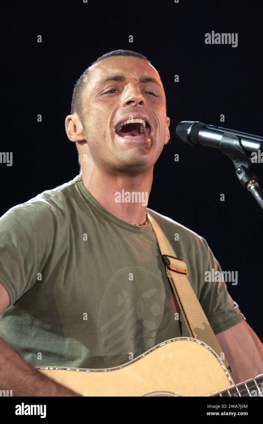 Alex britti photographs 2003 hi-res stock photography and images - Alamy